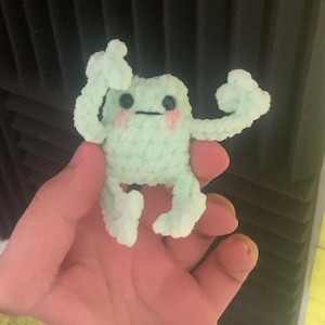 Crochet Strawberry Leggy Frog Desk Buddy Amigurumi - Etsy UK