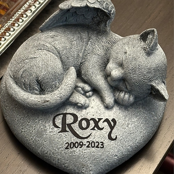 Cat Memorial Garden Stones Grave Markers With a Cat Sleeps on the Heart ...