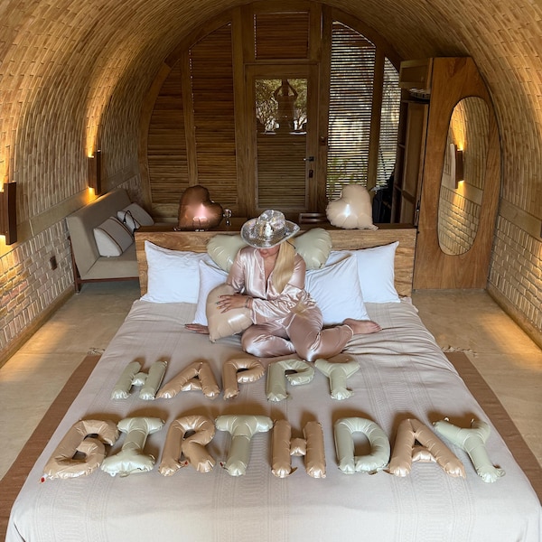 Neutral First Birthday Balloons, Minimalist Balloon Tower ...