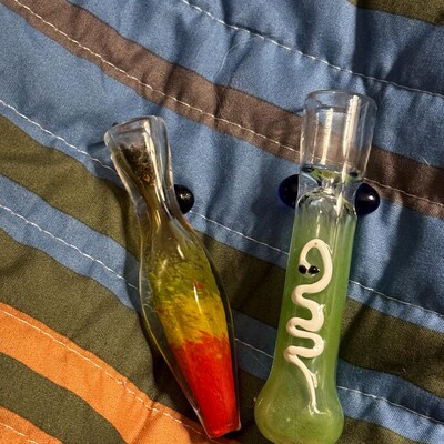 Flower Glass Pipe Glow in Dark Glass Pipe Beautiful Aesthetic Pipe ...