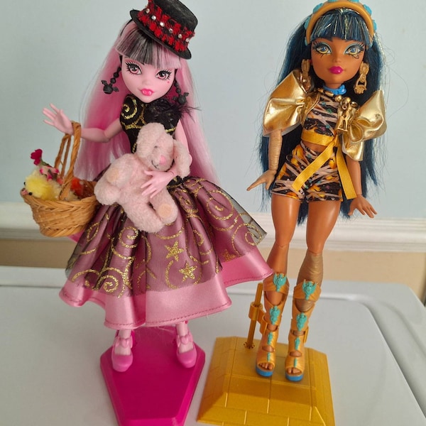 Themed Stands Monster High Inspired Designs to Accent the Character of ...