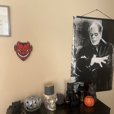 Green and White VHS Horror Movie Rental Sticker Wall Plaque VHS Movie ...