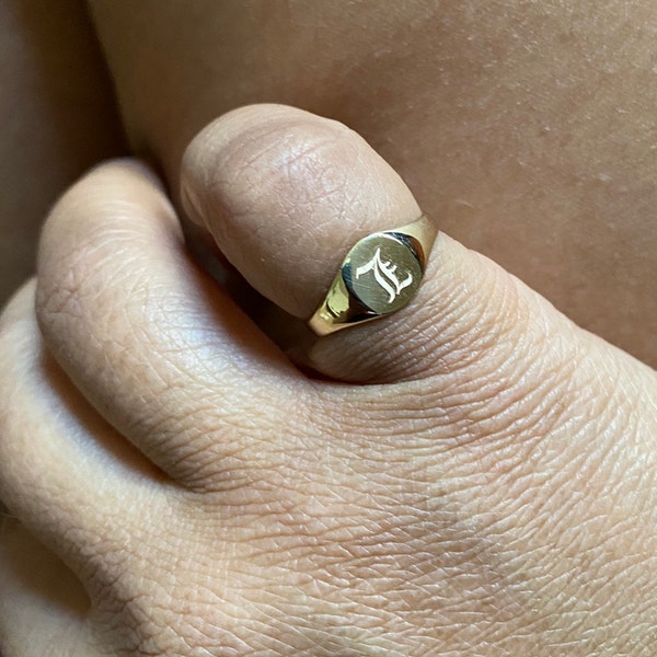14k Solid Gold Baby Signet Ring: Engravable Initial Ring - Etsy