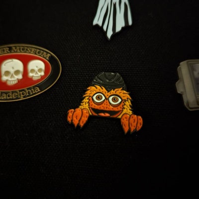 Peeping Gritty Pin Philadelphia Flyers, Gritty - Etsy