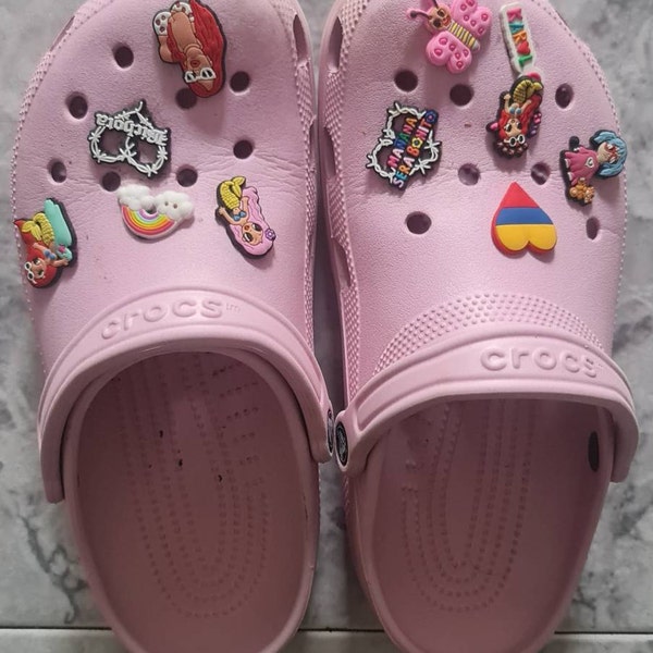 Random Badges 10-50PCS , Personalized Pins, Cartoon Clothes & Bag ...