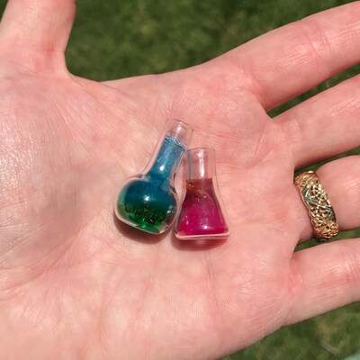 Small Glass Bottles and Vials Miniature Flasks Lab Equipment Clear ...