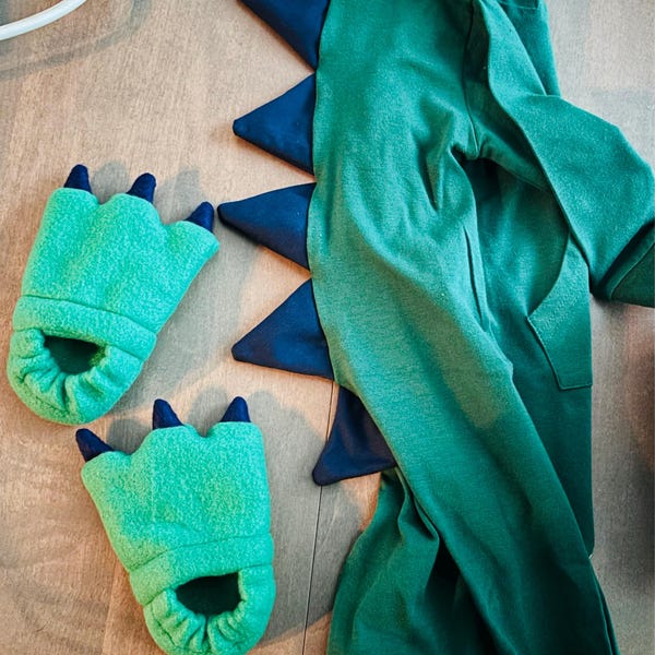 New Colors Fleece Dinosaur Feet Baby Soft Sole Slippers Fleece Dino ...