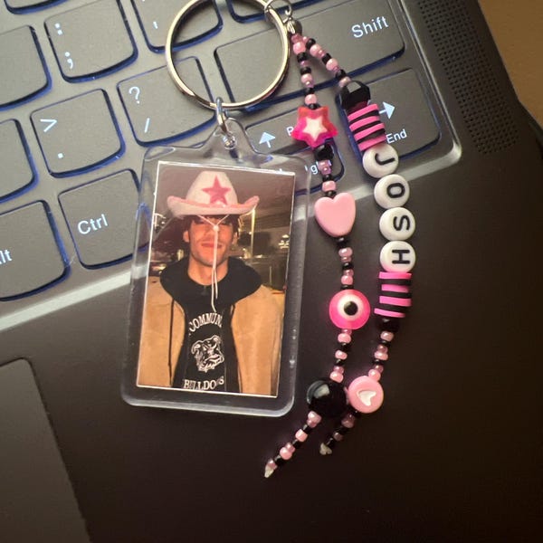 5sos Inspired Keychain - the 5sos Show - Calum Hood - Luke Hemmings ...