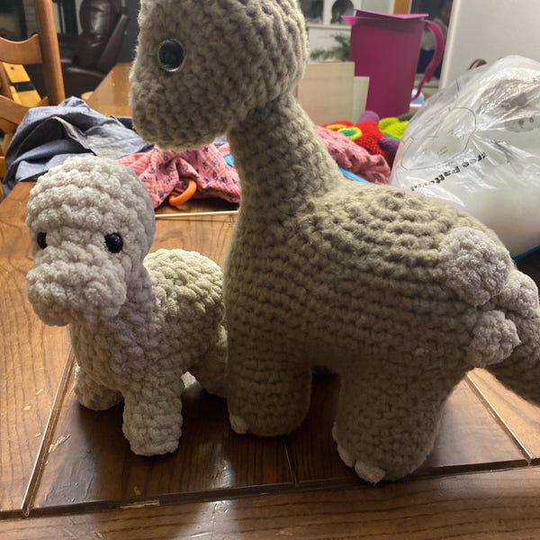 Mama & Mini Brontosaurus Crochet Pattern – Low Sew Dinosaur Amigurumi ...