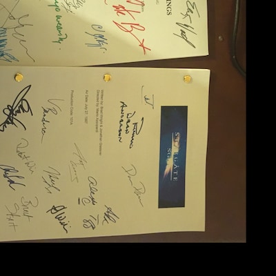 Stargate SG-1 Pilot Signed TV Script Autographed: Richard Dean Anderson ...