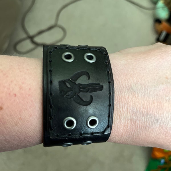 Mandalorian Leather Cuff, Mandalorian, Leather Cuff Vintage Leather - Etsy