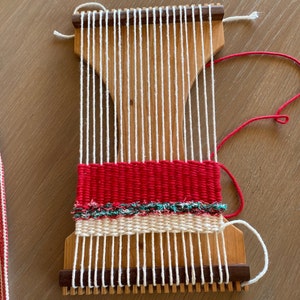 The minnow Small Hand Held Loom - Etsy