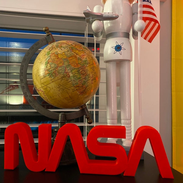 3D Printed NASA Worm and Meatball Displays for Wall or Desk - Etsy