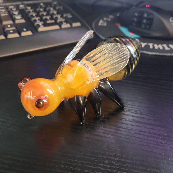 Bee Glass Pipe 5" - Etsy