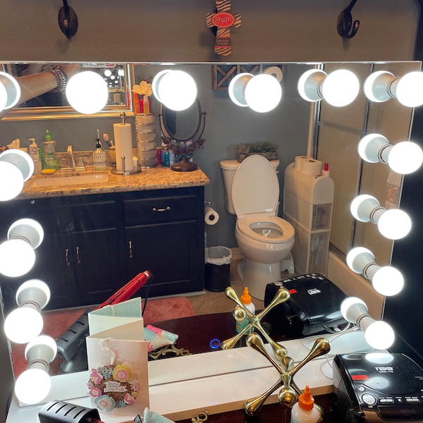 Curved Hollywood Vanity Mirror | LED Makeup Mirror | Table Top- Plugs ...