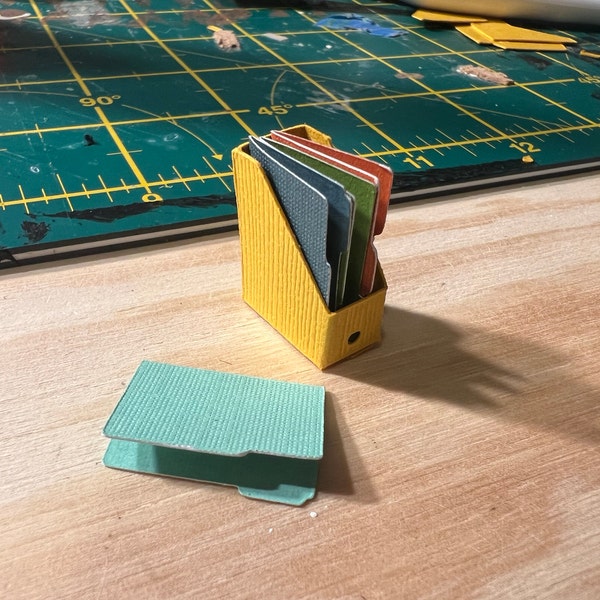 Mini File Folders and Magazine Holder DIY Printable Template | Cricut ...