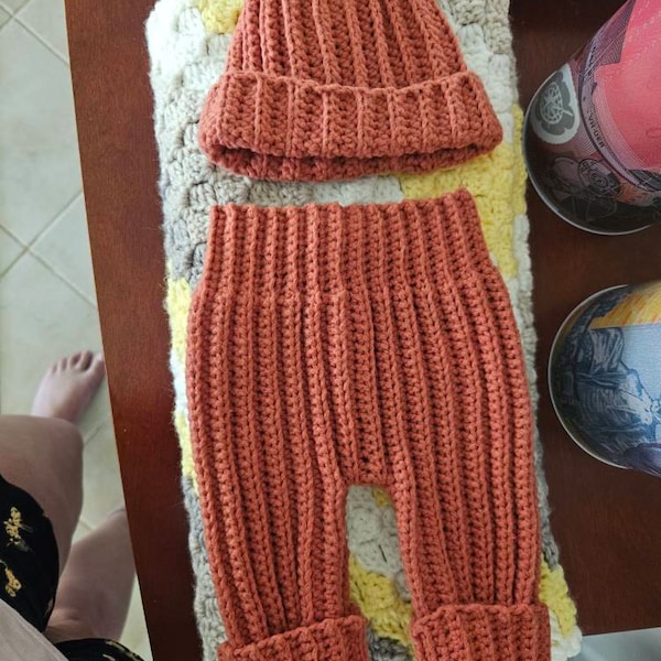 CROCHET PATTERN + VIDEO Easy Crochet Baby Pants Pattern + Video ...