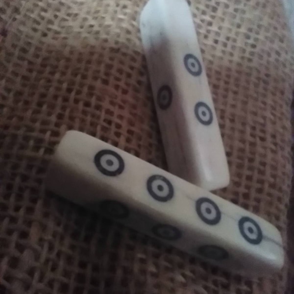 D4 Viking/medieval Historical Bone Dice Replica - Etsy