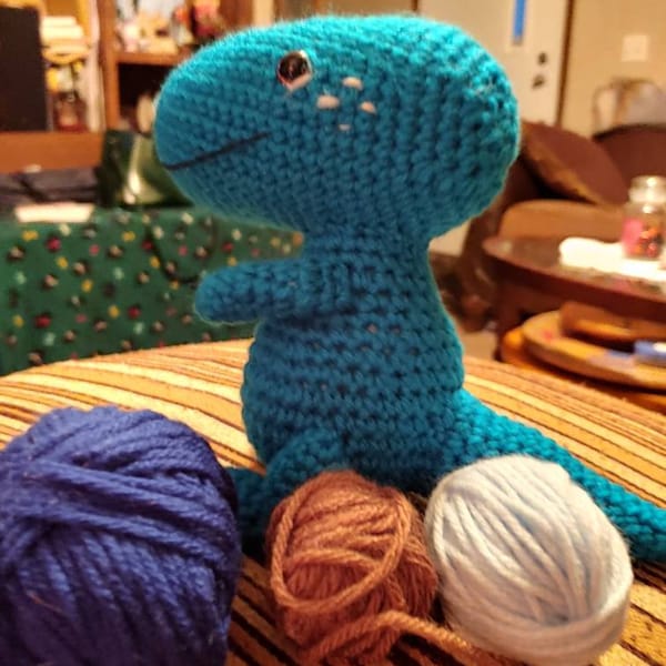 PATTERN: Viktor the Velociraptor - Crochet Raptor Pattern - Amigurumi ...