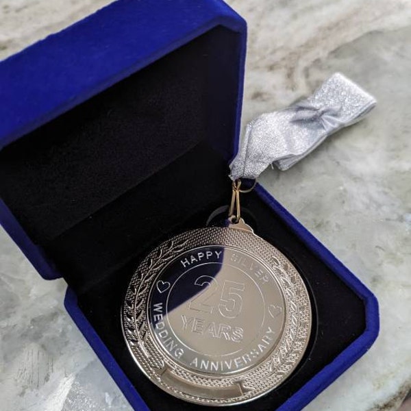 Engraved GRADUATION CAP Logo Medal, Quality Antique Gold Medal in ...