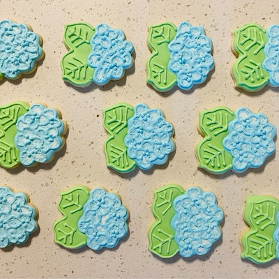 Hydrangea Cookie Cutter & Fondant Cutter by the Cookie Artisan tutorial ...