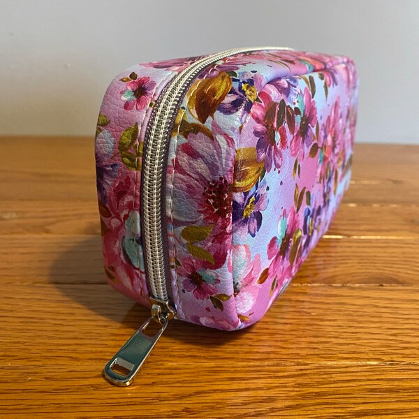 PDF Sewing Pattern - Mika - Essential Oil or Toilerty Bag With Elastic ...