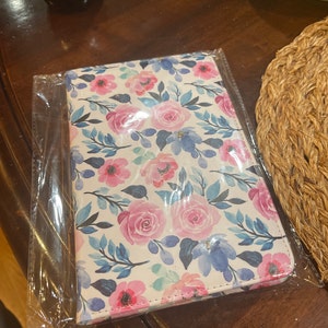 Blue Daisies Floral Server Book for Waitresses - Etsy