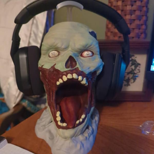 Zombie Head Headphone Stand - Bust Headset Holder - Horror Gamer Gift ...