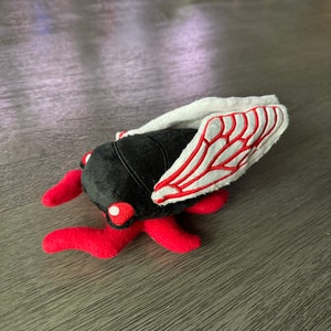 ITH DIGITAL PATTERN Dino Nuggies Plushie Keychain Bundle in the Hoop ...