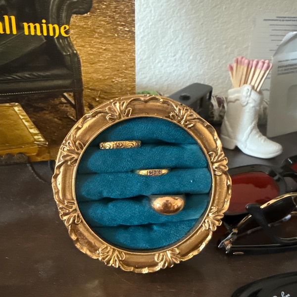 Elegant Ring Holder Roman Column Style Gypsum Ring Stand Jewelry ...