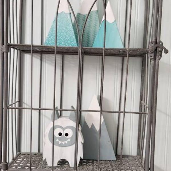 Chunky Wood Yeti - Abominable Snowman - Yeti Family Display - Winter ...