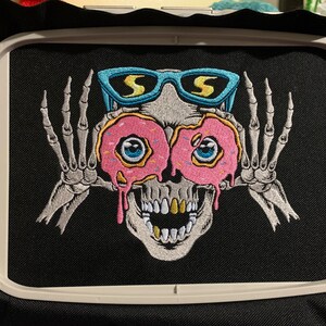 SKELETON ON VACATION Halloween Funny Skeleton Machine - Etsy