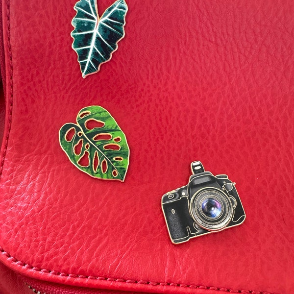DSLR Camera Enamel Pin, Spinning Lens, Photographer Gift - Etsy