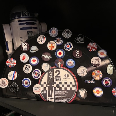 Vinyl Record Pin Badge Display - Etsy