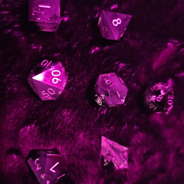 Gravensworn - Smoke Dice, Handmade Resin Sharp Edge Dice Set for Dnd, D ...