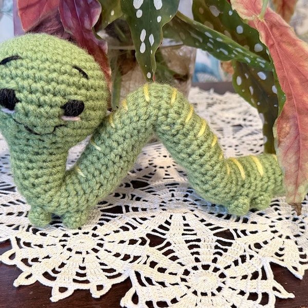 PATTERN: Iggy the Inchworm - Crochet Inchworm Pattern - Amigurumi ...