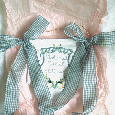 Monogrammed Flower and Bow Burp Cloth or Bib - Etsy