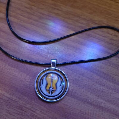 Jedi Symbol Pendant in Choice Red Black Yellow Green Purple Pendant ...