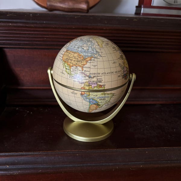 Custom Engraving Refillable Round Hourglass Bottle With Wood Base ...