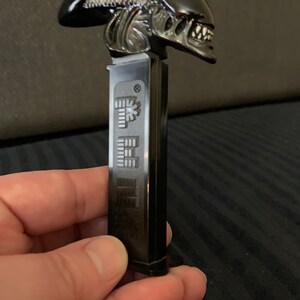 Custom Functional Black Alien Xenomorph Warrior Drone Pez Dispenser ...