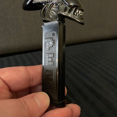 Custom Functional Black Alien Xenomorph Warrior Drone Pez Dispenser ...