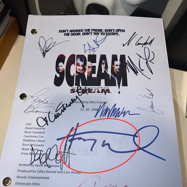 Scream Movie Signed Screenplay Autographed: Wes Craven, Courtney Cox ...