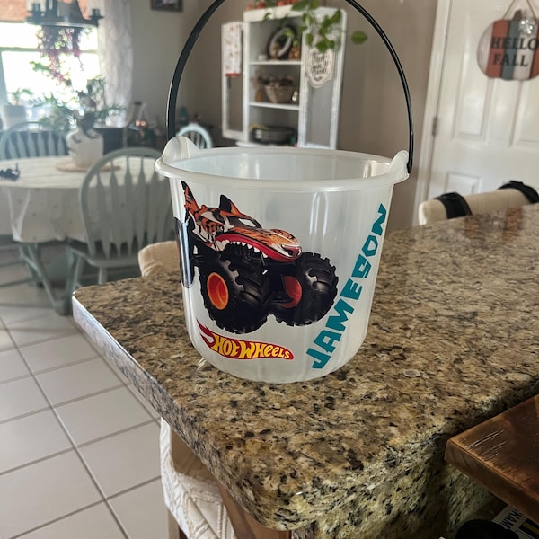 Personalized Character Halloween Bucket - Etsy