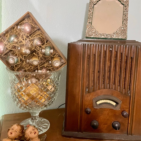 Italian Needlework Placemats in Deruta Hand Embroidery on Linen Set/4 ...