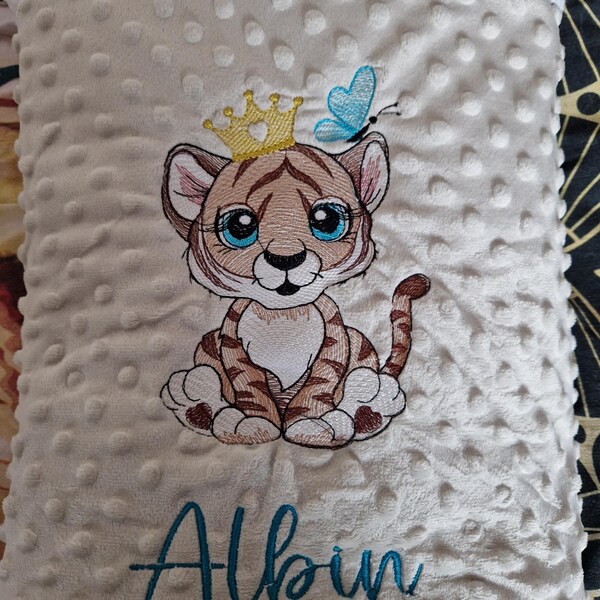 Baby Giraffe Machine Embroidery Design Safari Babies Series 3 Sizes to ...