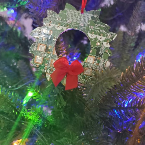 Circuit Board Wreath Ornament, Geeky Christmas Ornament, Holiday Geek ...