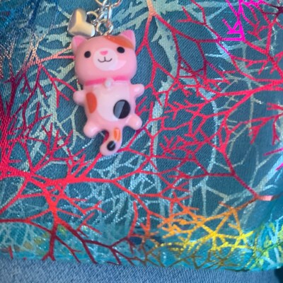 Cat Cell Phone Charm Dust Plug Keychain Zipper Pull 3.5mm Audio Jack ...