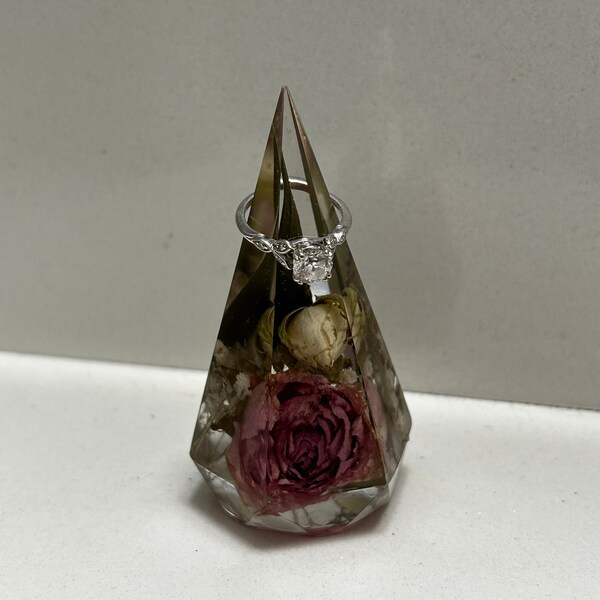 Custom Ring Holder With Dried Flowers Only | Resin Ring Holder | Bridal ...
