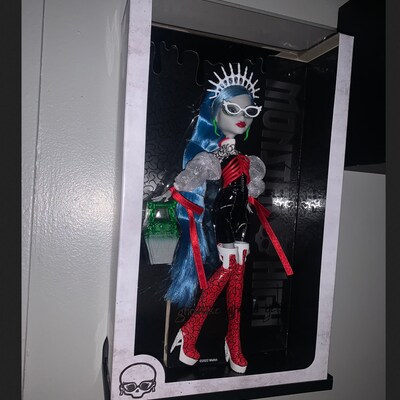 Monster High Haunt Couture Style Display Shelf Buy Multiples and Save ...