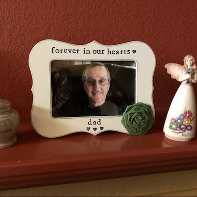 Mom Memorial Picture Frame, Remembrance Gift, in Loving Memory Flower ...
